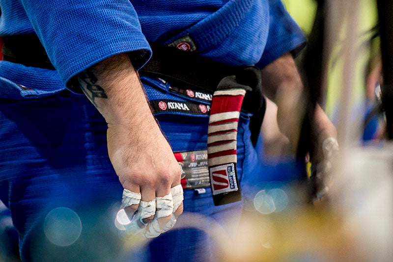 BEAST GRIPS: TIPS FOR MINIMISING JOINT PAIN IN FINGERS | War Tribe